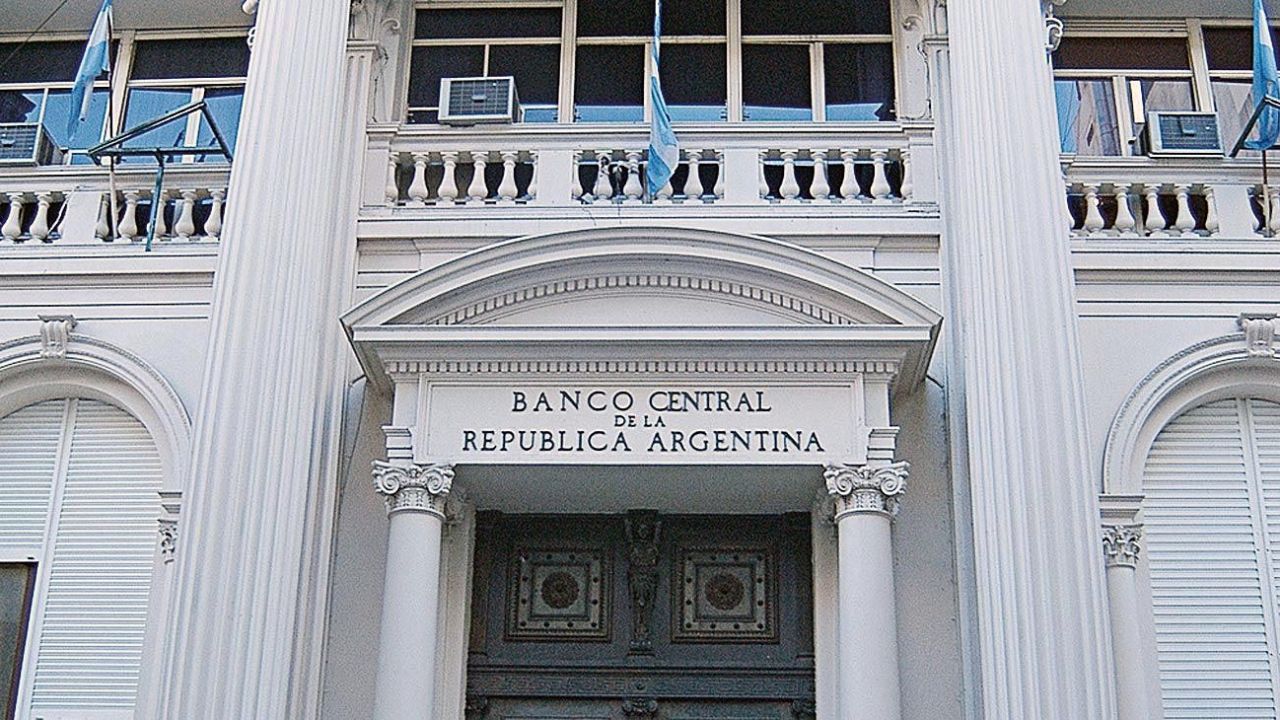 El BCRA implementó controles cambiarios en el último día hábil de ...