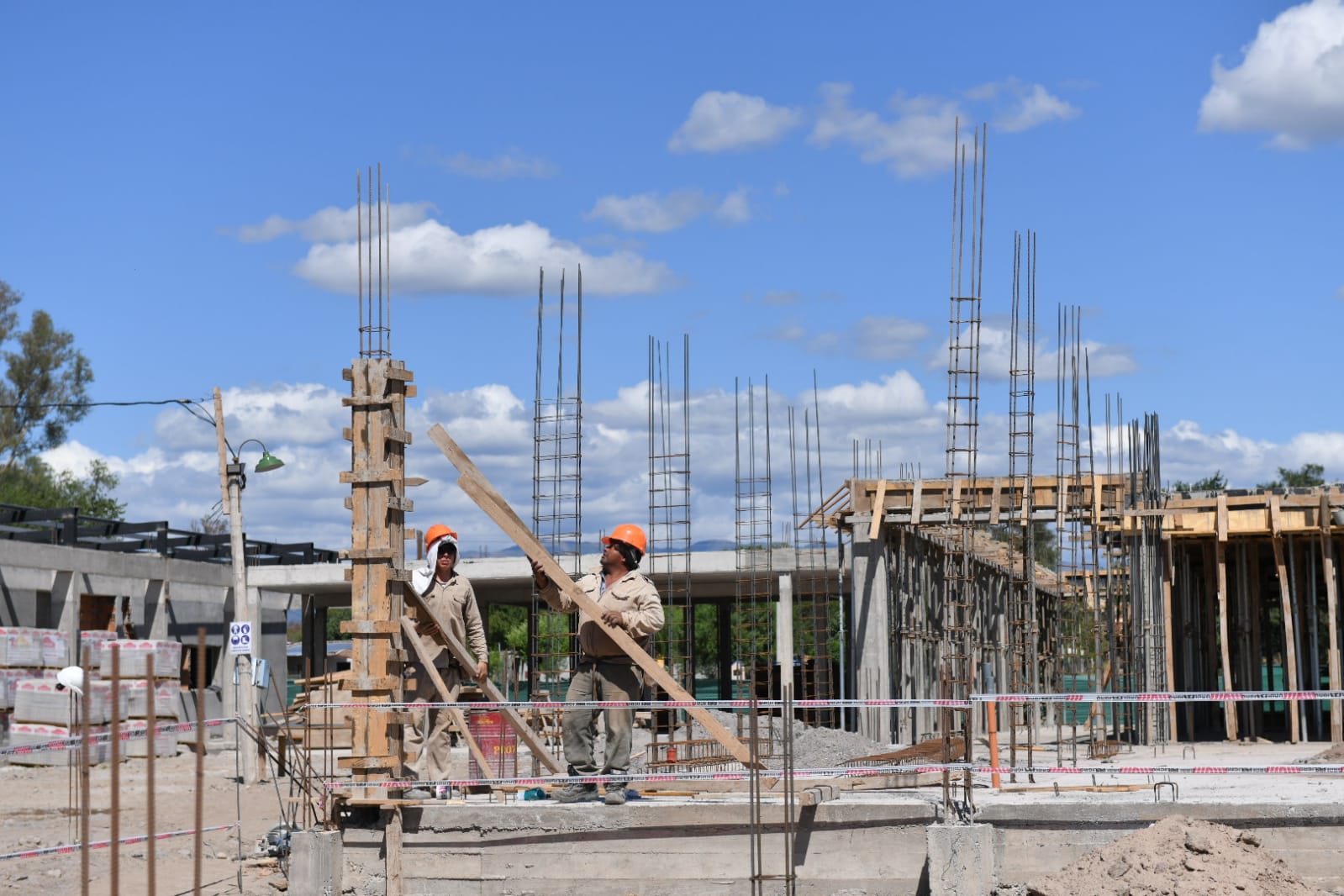 Avanzan las obras en la Escuela Secundaria y la cárcel de Benjamín Paz ...